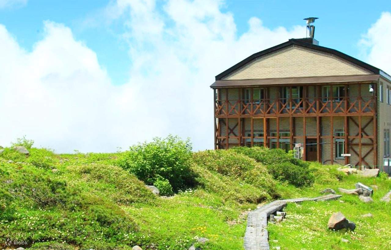 [Tateyama Kurobe Autumn Foliage 2-Day Tour] Kamikochi & Tateyama Kurobe ...